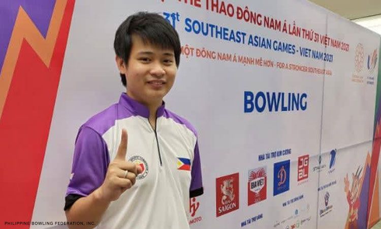 Merwin Tan Wins a Gold Medal in Bowling