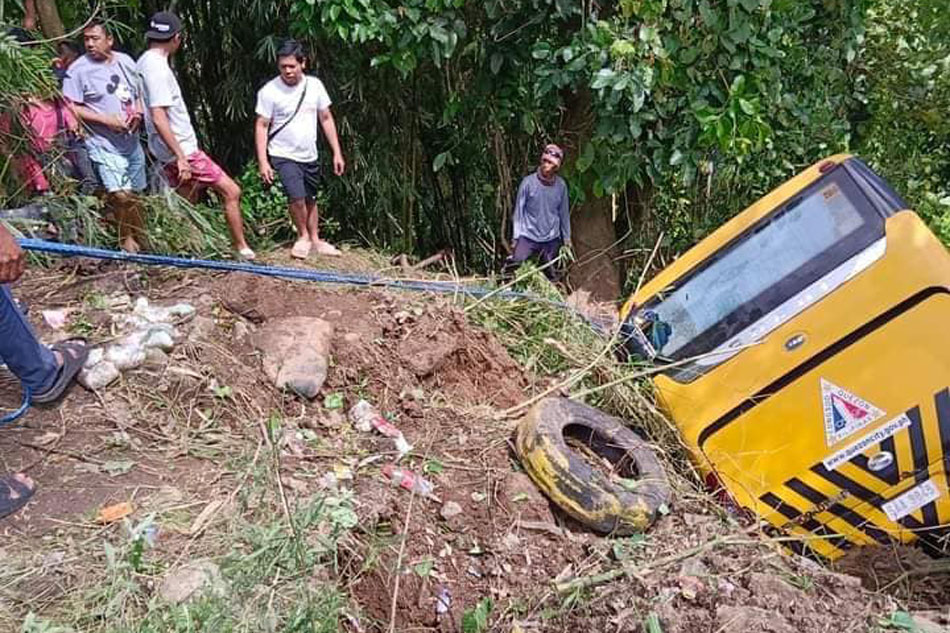 One Teacher Dead in Bataan Bus Accident