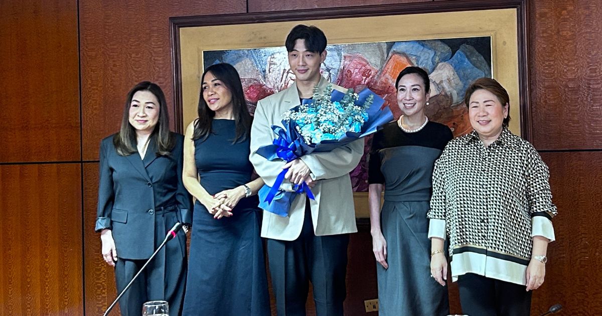 Kim Ji Soo Signs Contract with Sparkle, Joins GMA Network